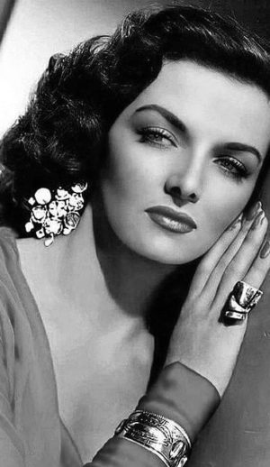 The Beautiful, Curvy, Talented Hollywood Icon Jane Russell | PICS IN ...